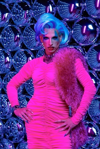 Entre o real e o fantástico: uma jornada pelo mundo drag - Portal ...